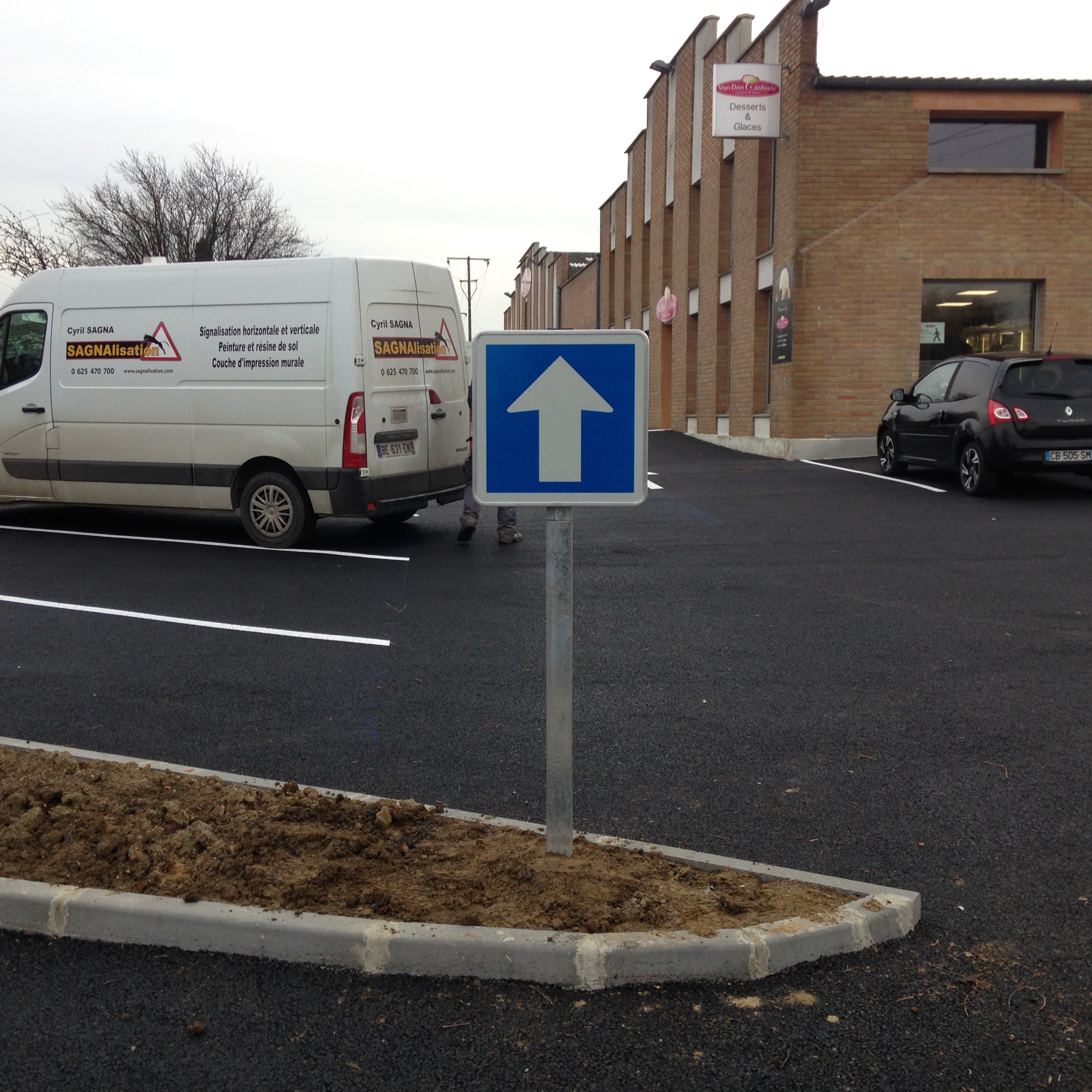 Pose de panneaux de signalisation routière (59-62) - SAGNALISATION